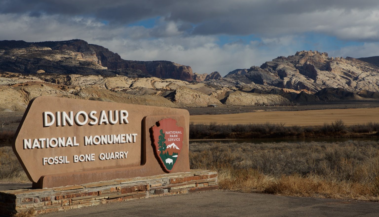 Dinosaur National Monument Travel Guide - Parks & Trips