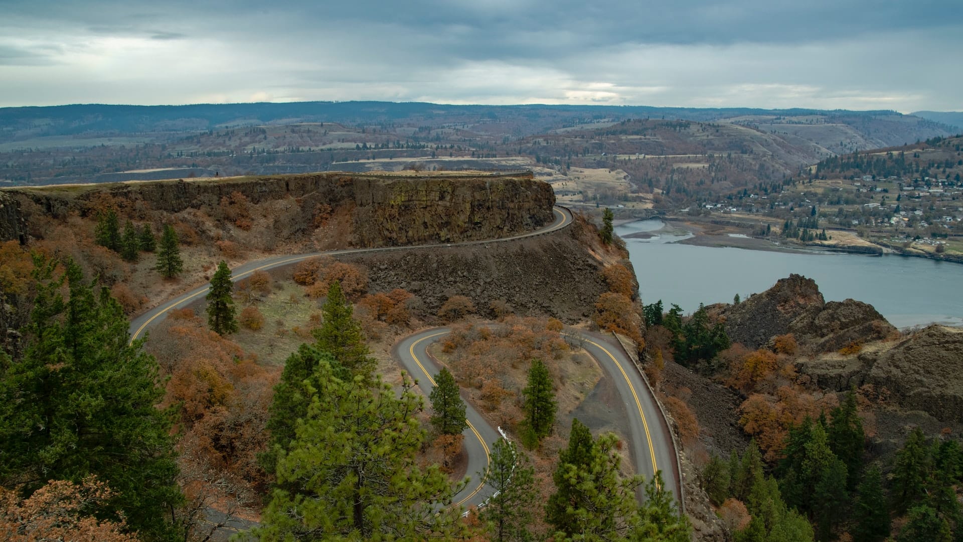 Rowena Crest Viewpoint in Oregon's Columbia River Gorge - Parks & Trips