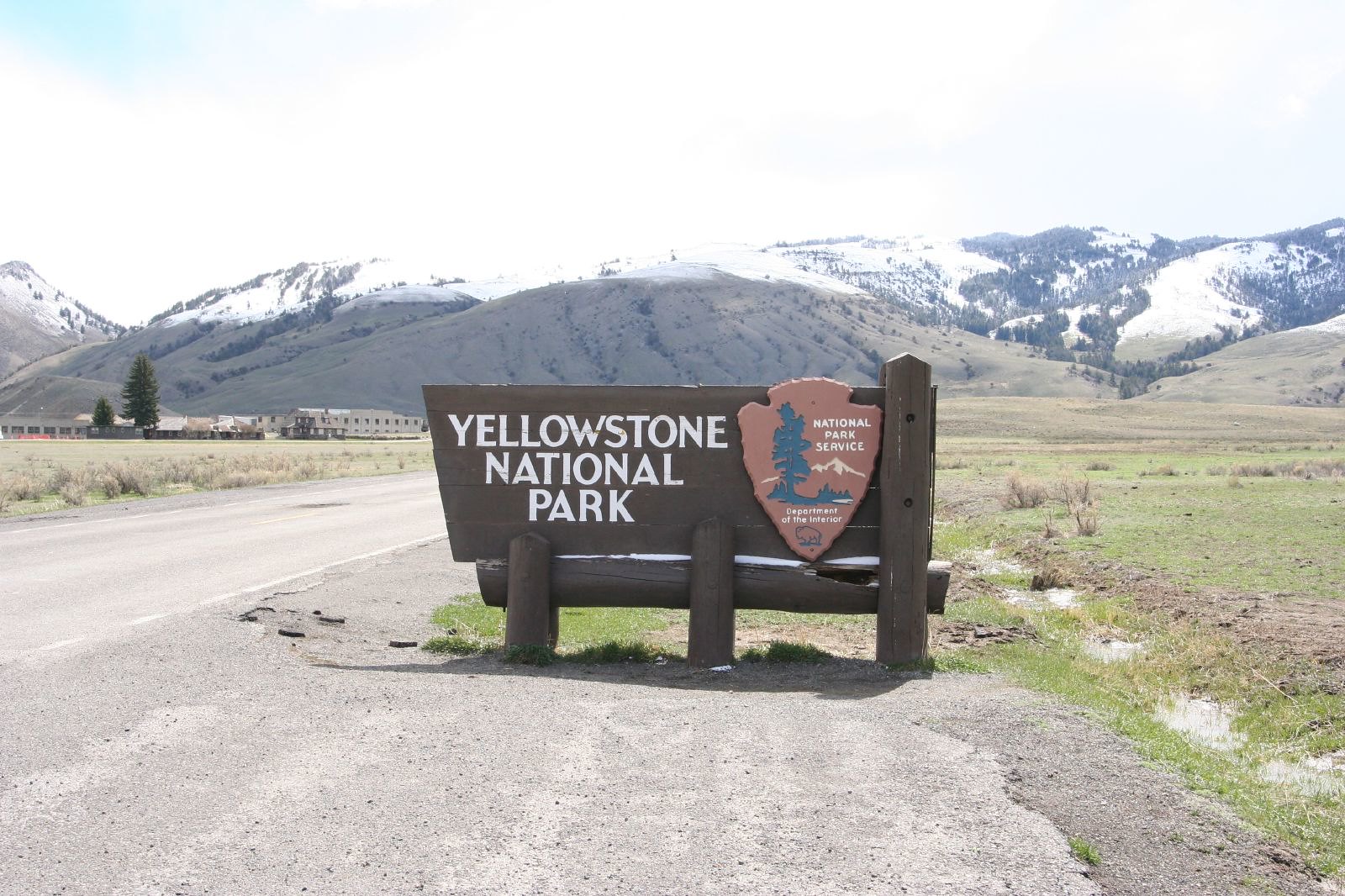 All Yellowstone National Park Entrance Signs - Parks & Trips